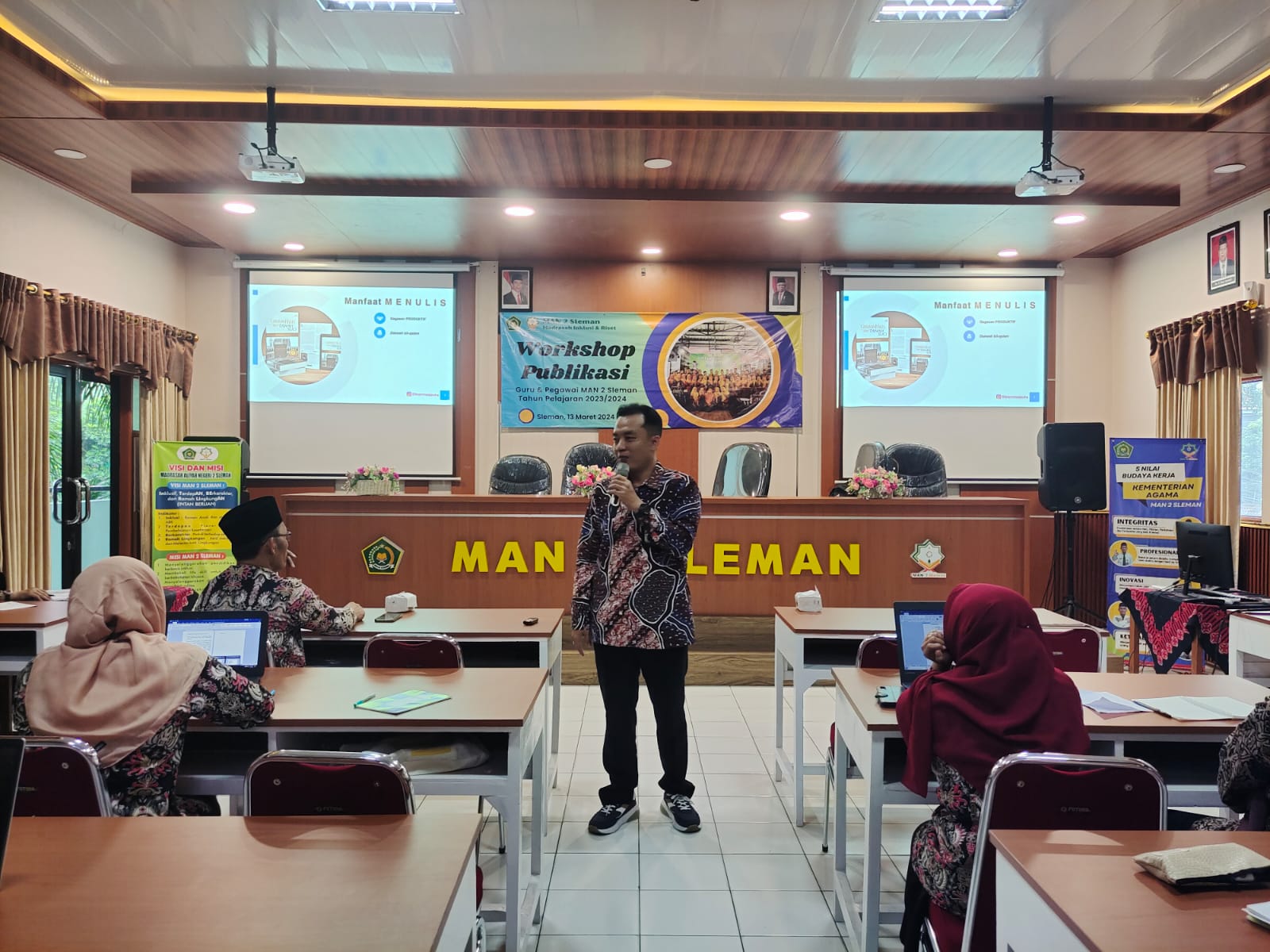 Strategi Branding Madrasah, MAN 2 Sleman Gelar Workhsop Kepenulisan dan ...