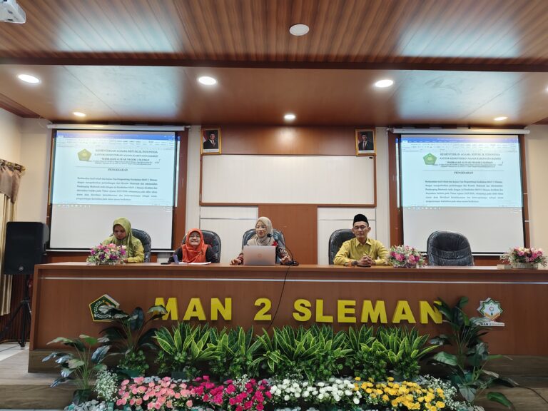 Home 2 - MAN 2 SLEMAN